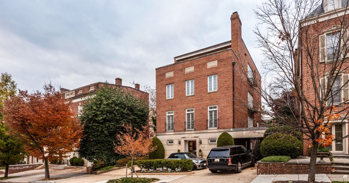 Jeff Bezos To Buy Another DC Home...The One Across the Street