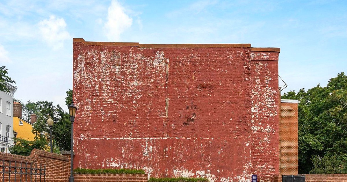 The Price Drops For Georgetown's Red Wall