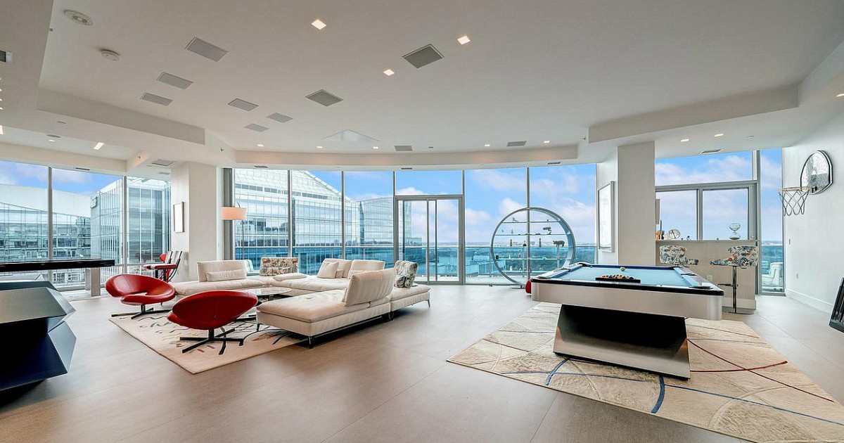 This Week's Find: 4,500 Square Feet At The Top Of Turnberry